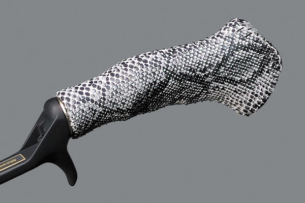 Hunting Black & Snake Pattern Grip - JDM Fishing